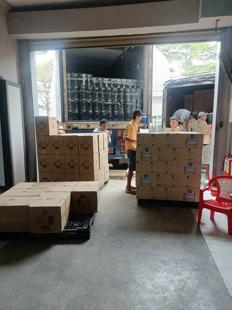 Thuê bốc vác theo giờ giá rẻ - Giải pháp tiết kiệm hiệu quả